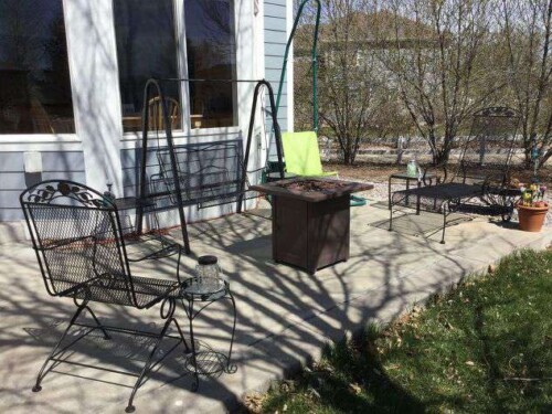 Repurposed Upcycled Plant Stand: Easy DIY Side Table - Chas' Crazy ...