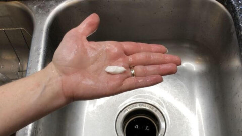 16 Quick and Easy Tips for Using Toothpaste for Everyday Cleaning ...