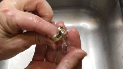 16 Quick and Easy Tips for Using Toothpaste for Everyday Cleaning ...