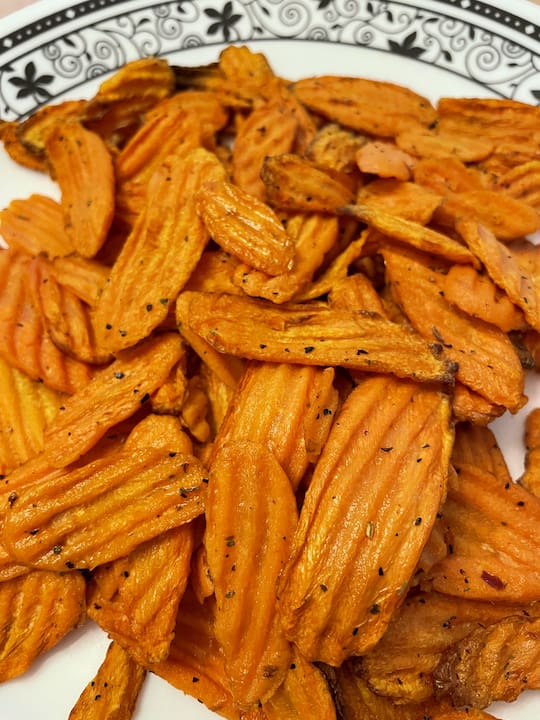 Simply Delicious and Easy Carrot Chips Everyone Will Love - Chas' Crazy ...