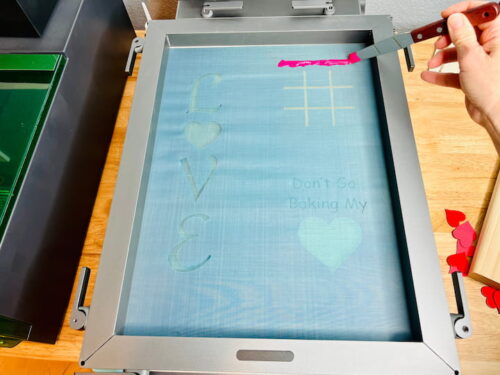 How Does Screen Printing Work: Beginners Guide - Chas' Crazy Creations